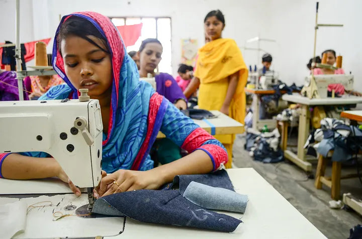 Top 2 Textile Industry Issues: Labour & Environmental Impact | Jo Dope ...